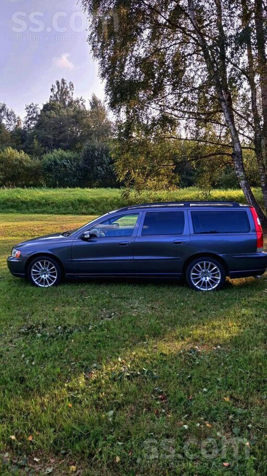 Grey Volvo V70 2007 in Riga, with an engine capacity of 2.40 L and mileage of 390 thousand km for 2000 €, photo 5 on AUTOMOTO.COM.LV
