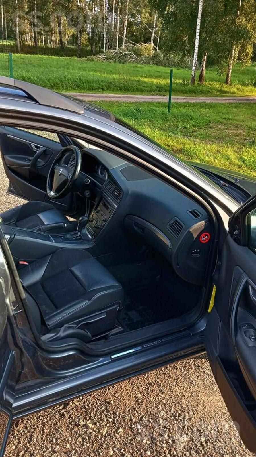 Grey Volvo V70 2007 in Riga, with an engine capacity of 2.40 L and mileage of 390 thousand km for 2000 €, photo 8 on AUTOMOTO.COM.LV