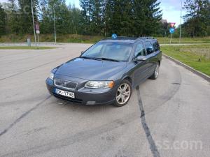 Pelēks Volvo V70 2007 Limbaži, ar dzinēja tilpumu 2.50 L un nobraukumu 322 tūkst. km par 1950 €, foto 1 vietnē AUTOMOTO.COM.LV