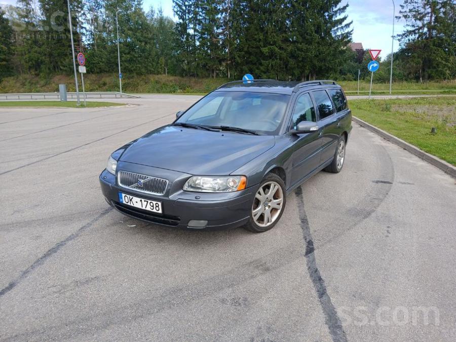 Pelēks Volvo V70 2007 Limbaži, ar dzinēja tilpumu 2.50 L un nobraukumu 322 tūkst. km par 1950 €, foto 1 vietnē AUTOMOTO.COM.LV
