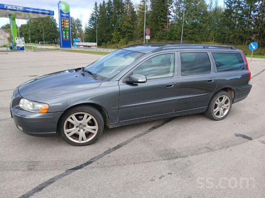 Pelēks Volvo V70 2007 Limbaži, ar dzinēja tilpumu 2.50 L un nobraukumu 322 tūkst. km par 1950 €, foto 5 vietnē AUTOMOTO.COM.LV