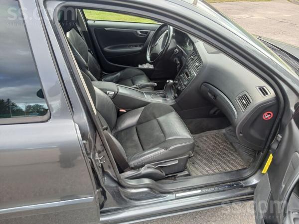 Grey Volvo V70 2007 in Limbazi, with an engine capacity of 2.50 L and mileage of 322 thousand km for 1950 €, photo 7 on AUTOMOTO.COM.LV