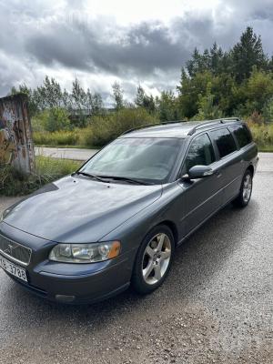 Pelēks Volvo V70 2007 Daugavpils, ar dzinēja tilpumu 2.40 L un nobraukumu 333 tūkst. km par 2200 €, foto 4 vietnē AUTOMOTO.COM.LV