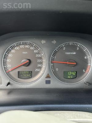Pelēks Volvo V70 2007 Daugavpils, ar dzinēja tilpumu 2.40 L un nobraukumu 333 tūkst. km par 2200 €, foto 11 vietnē AUTOMOTO.COM.LV
