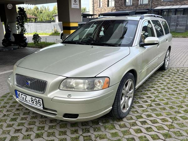 Pelēks Volvo V70 2007 Viļņa, ar dzinēja tilpumu 2.40 L un nobraukumu 430 tūkst. km par 1499 €, foto 1 vietnē AUTOMOTO.COM.LV