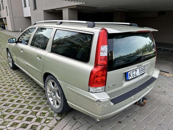 Pelēks Volvo V70 2007 Viļņa, ar dzinēja tilpumu 2.40 L un nobraukumu 430 tūkst. km par 1499 €, foto 4 vietnē AUTOMOTO.COM.LV