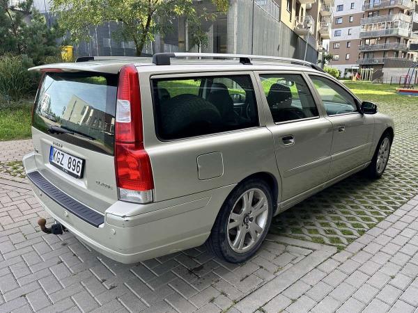Pelēks Volvo V70 2007 Viļņa, ar dzinēja tilpumu 2.40 L un nobraukumu 430 tūkst. km par 1499 €, foto 5 vietnē AUTOMOTO.COM.LV