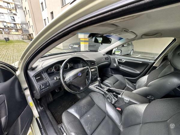 Pelēks Volvo V70 2007 Viļņa, ar dzinēja tilpumu 2.40 L un nobraukumu 430 tūkst. km par 1499 €, foto 9 vietnē AUTOMOTO.COM.LV