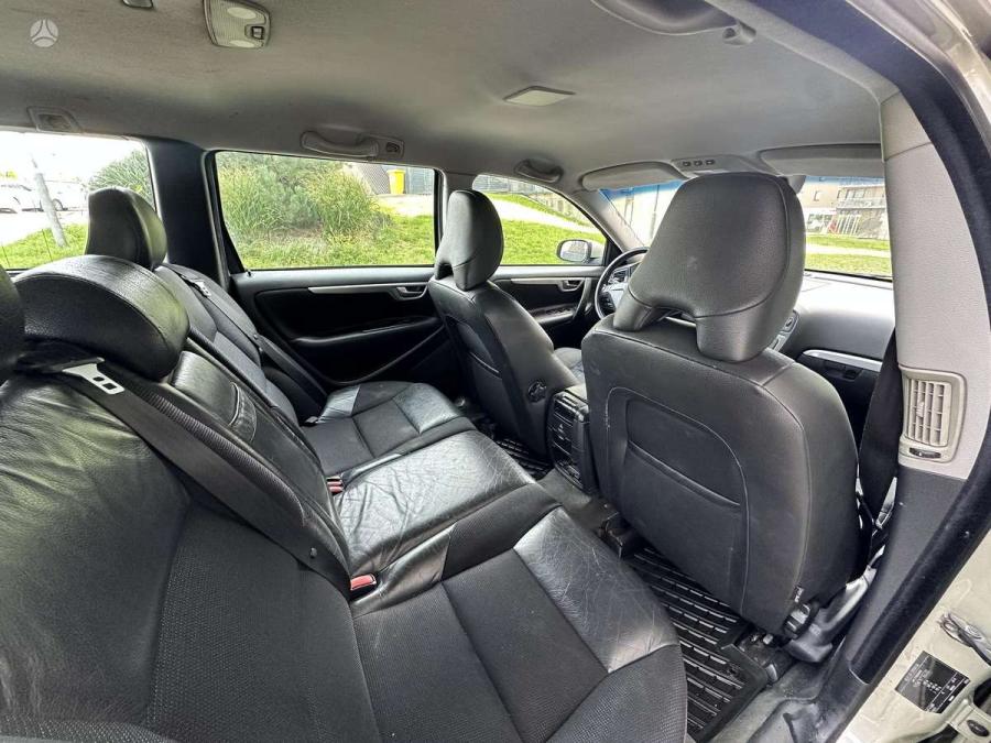 Pelēks Volvo V70 2007 Viļņa, ar dzinēja tilpumu 2.40 L un nobraukumu 430 tūkst. km par 1499 €, foto 10 vietnē AUTOMOTO.COM.LV