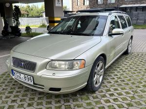 Grey Volvo V70 2007 in Vilnius, with an engine capacity of 2.40 L and mileage of 430 thousand km for 1499 €, photo 1 on AUTOMOTO.COM.LV