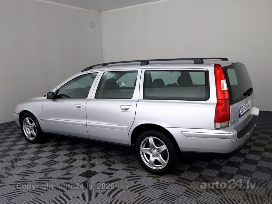 Pelēks Volvo V70 2007 Tallina, ar dzinēja tilpumu 2.40 L un nobraukumu 229 tūkst. km par 2199 €, foto 5 vietnē AUTOMOTO.COM.LV