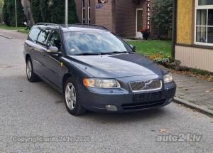 Pelēks Volvo V70 2007 Paide, ar dzinēja tilpumu 2.40 L un nobraukumu 438 tūkst. km par 3450 €, foto 3 vietnē AUTOMOTO.COM.LV