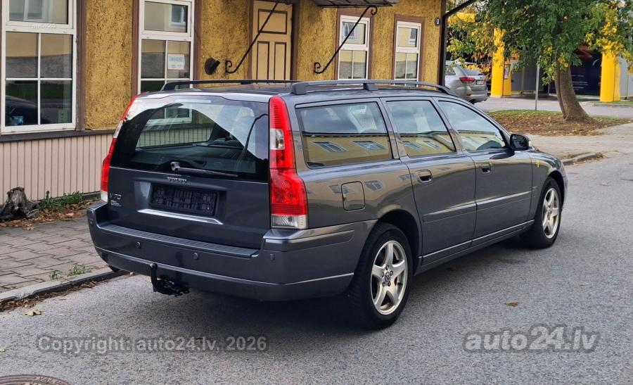 Pelēks Volvo V70 2007 Paide, ar dzinēja tilpumu 2.40 L un nobraukumu 438 tūkst. km par 3450 €, foto 6 vietnē AUTOMOTO.COM.LV