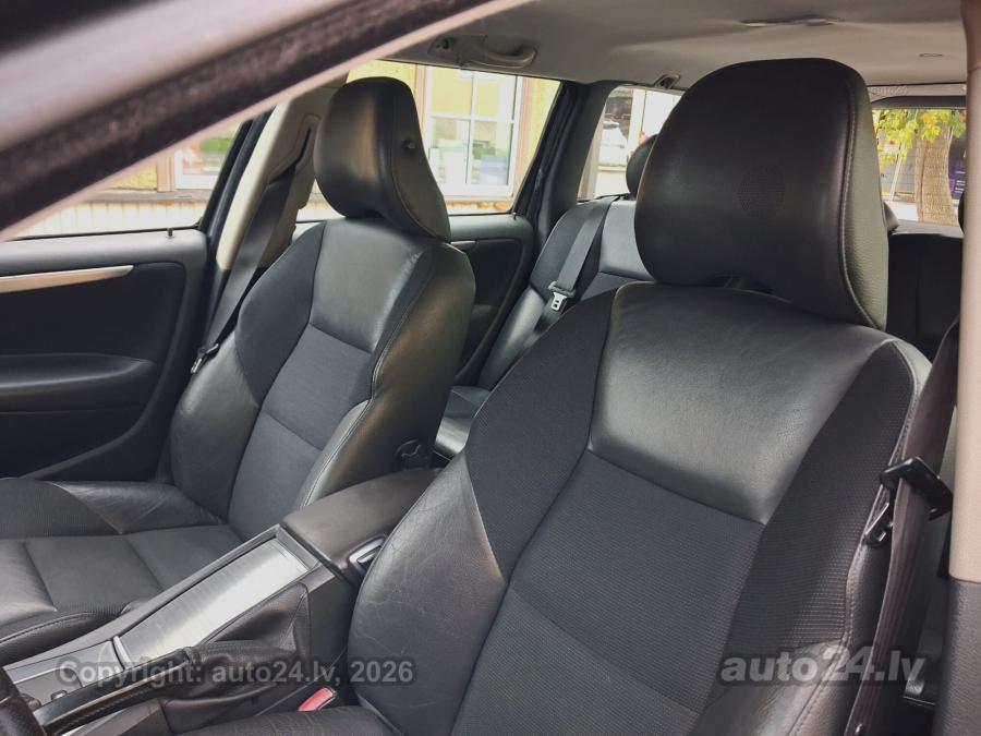Pelēks Volvo V70 2007 Paide, ar dzinēja tilpumu 2.40 L un nobraukumu 438 tūkst. km par 3450 €, foto 11 vietnē AUTOMOTO.COM.LV