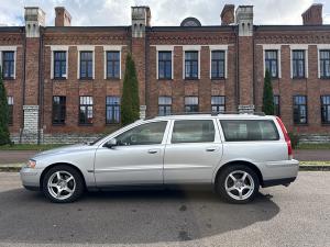 Pelēks Volvo V70 2007 Tallina, ar dzinēja tilpumu 2.00 L un nobraukumu 337 tūkst. km par 2999 €, foto 5 vietnē AUTOMOTO.COM.LV