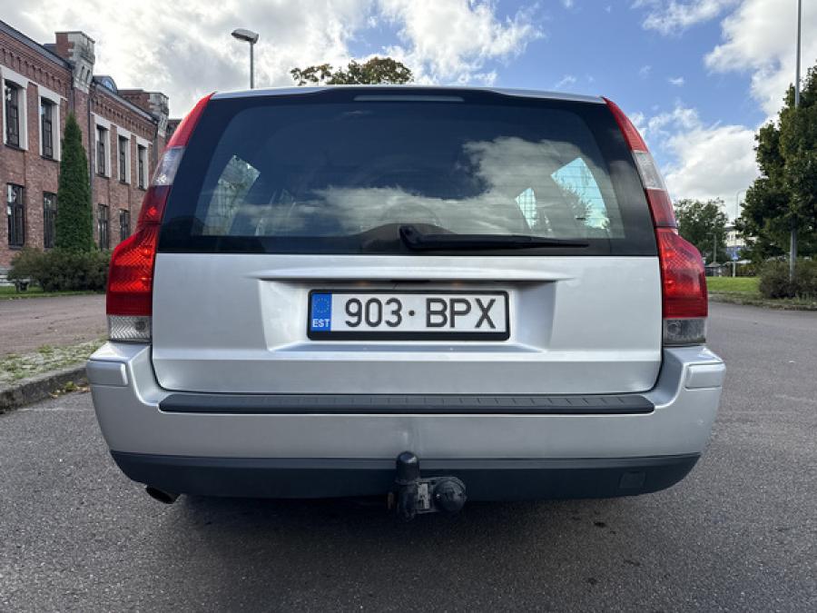 Pelēks Volvo V70 2007 Tallina, ar dzinēja tilpumu 2.00 L un nobraukumu 337 tūkst. km par 2999 €, foto 10 vietnē AUTOMOTO.COM.LV