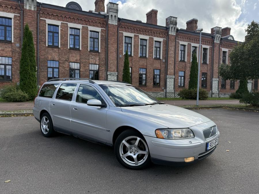Pelēks Volvo V70 2007 Tallina, ar dzinēja tilpumu 2.00 L un nobraukumu 337 tūkst. km par 2999 €, foto 15 vietnē AUTOMOTO.COM.LV