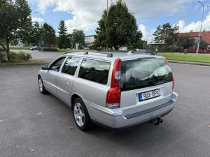 Pelēks Volvo V70 2007 Tallina, ar dzinēja tilpumu 2.00 L un nobraukumu 337 tūkst. km par 2999 €, foto 18 vietnē AUTOMOTO.COM.LV