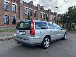 Pelēks Volvo V70 2007 Tallina, ar dzinēja tilpumu 2.00 L un nobraukumu 337 tūkst. km par 2999 €, foto 19 vietnē AUTOMOTO.COM.LV