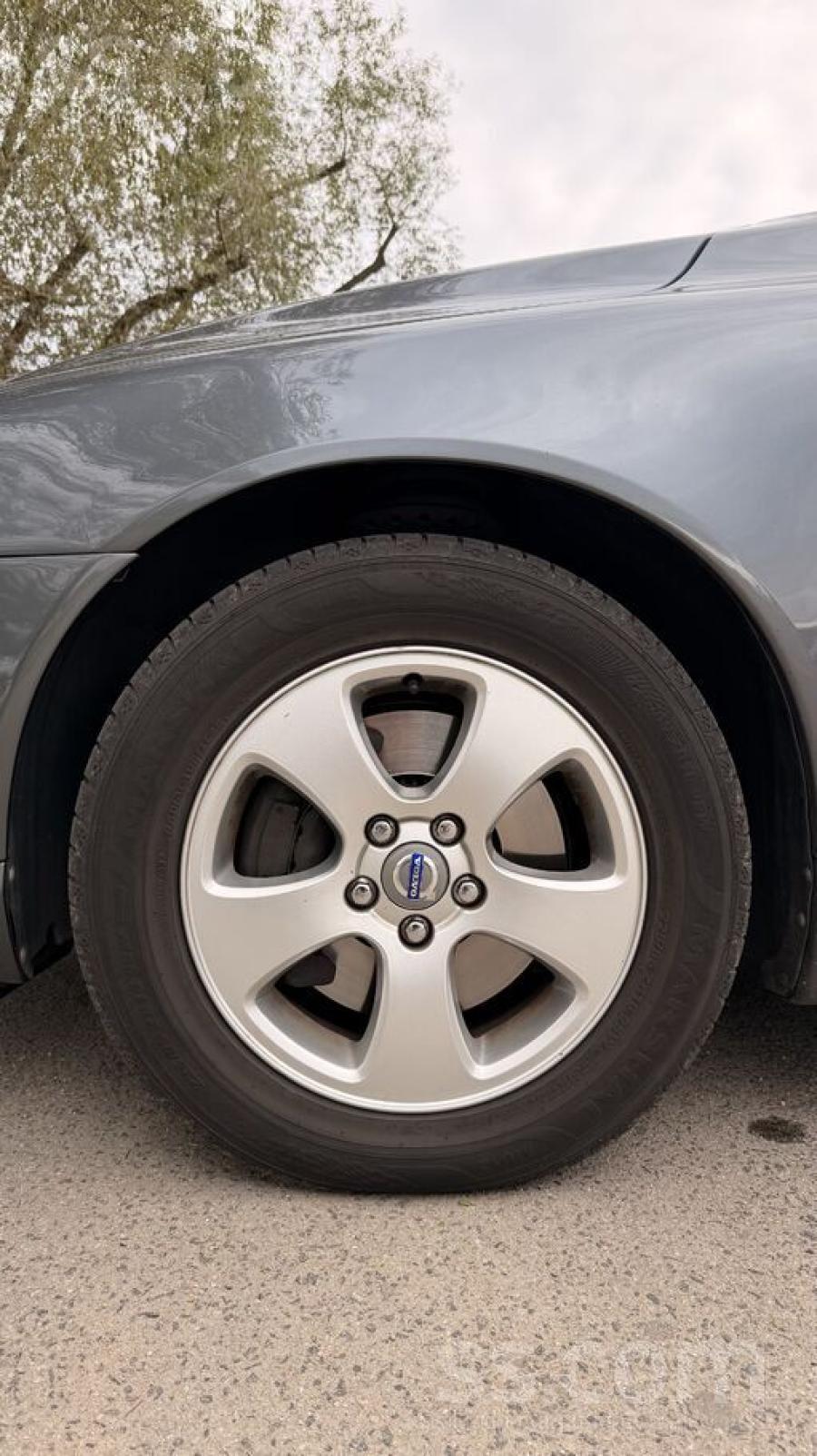 Grey Volvo V70 2007 in Riga, with an engine capacity of 2.40 L and mileage of 251 thousand km for 5000 €, photo 3 on AUTOMOTO.COM.LV