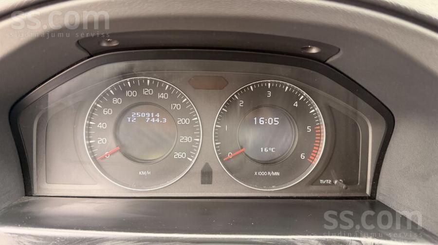 Grey Volvo V70 2007 in Riga, with an engine capacity of 2.40 L and mileage of 251 thousand km for 5000 €, photo 6 on AUTOMOTO.COM.LV