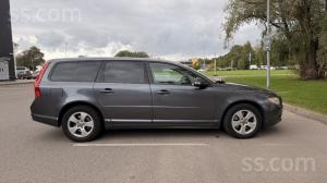 Grey Volvo V70 2007 in Riga, with an engine capacity of 2.40 L and mileage of 251 thousand km for 5000 €, photo 9 on AUTOMOTO.COM.LV