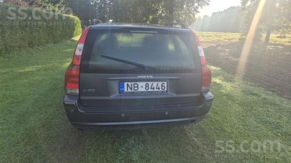 Grey Volvo V70 2007 in Valmiera, with an engine capacity of 2.40 L and mileage of 426 thousand km for 1700 €, photo 7 on AUTOMOTO.COM.LV