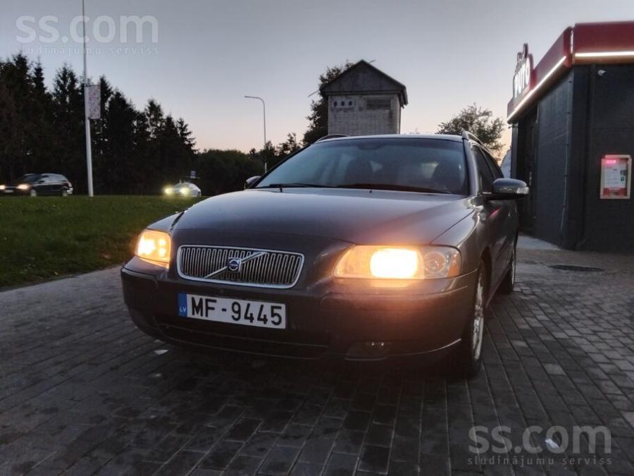 Pelēks Volvo V70 2007 Rīga, ar dzinēja tilpumu 2.40 L un nobraukumu 372 tūkst. km par 2200 €, foto 1 vietnē AUTOMOTO.COM.LV