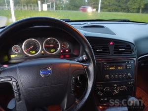 Pelēks Volvo V70 2007 Rīga, ar dzinēja tilpumu 2.40 L un nobraukumu 372 tūkst. km par 2200 €, foto 4 vietnē AUTOMOTO.COM.LV