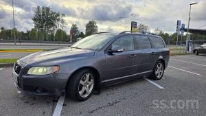 Pelēks Volvo V70 2007 Rīga, ar dzinēja tilpumu 2.40 L un nobraukumu 360 tūkst. km par 3900 €, foto  vietnē AUTOMOTO.COM.LV