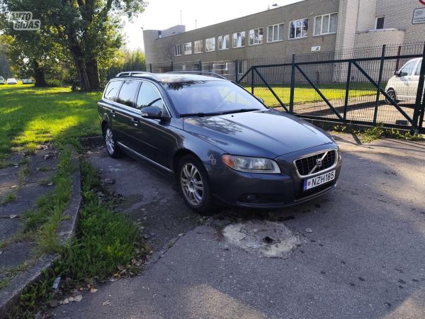 Grey Volvo V70 2007 in Kaunas, with an engine capacity of 2.40 L and mileage of 406 thousand km for 2000 €, photo 4 on AUTOMOTO.COM.LV