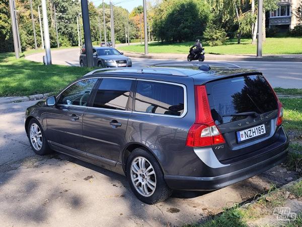 Grey Volvo V70 2007 in Kaunas, with an engine capacity of 2.40 L and mileage of 406 thousand km for 2000 €, photo 8 on AUTOMOTO.COM.LV
