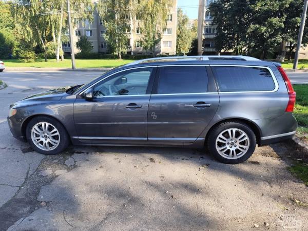 Grey Volvo V70 2007 in Kaunas, with an engine capacity of 2.40 L and mileage of 406 thousand km for 2000 €, photo 9 on AUTOMOTO.COM.LV