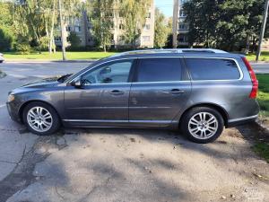 Grey Volvo V70 2007 in Kaunas, with an engine capacity of 2.40 L and mileage of 406 thousand km for 2000 €, photo 9 on AUTOMOTO.COM.LV