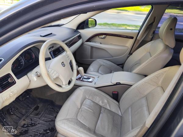 Grey Volvo V70 2007 in Kaunas, with an engine capacity of 2.40 L and mileage of 406 thousand km for 2000 €, photo 11 on AUTOMOTO.COM.LV