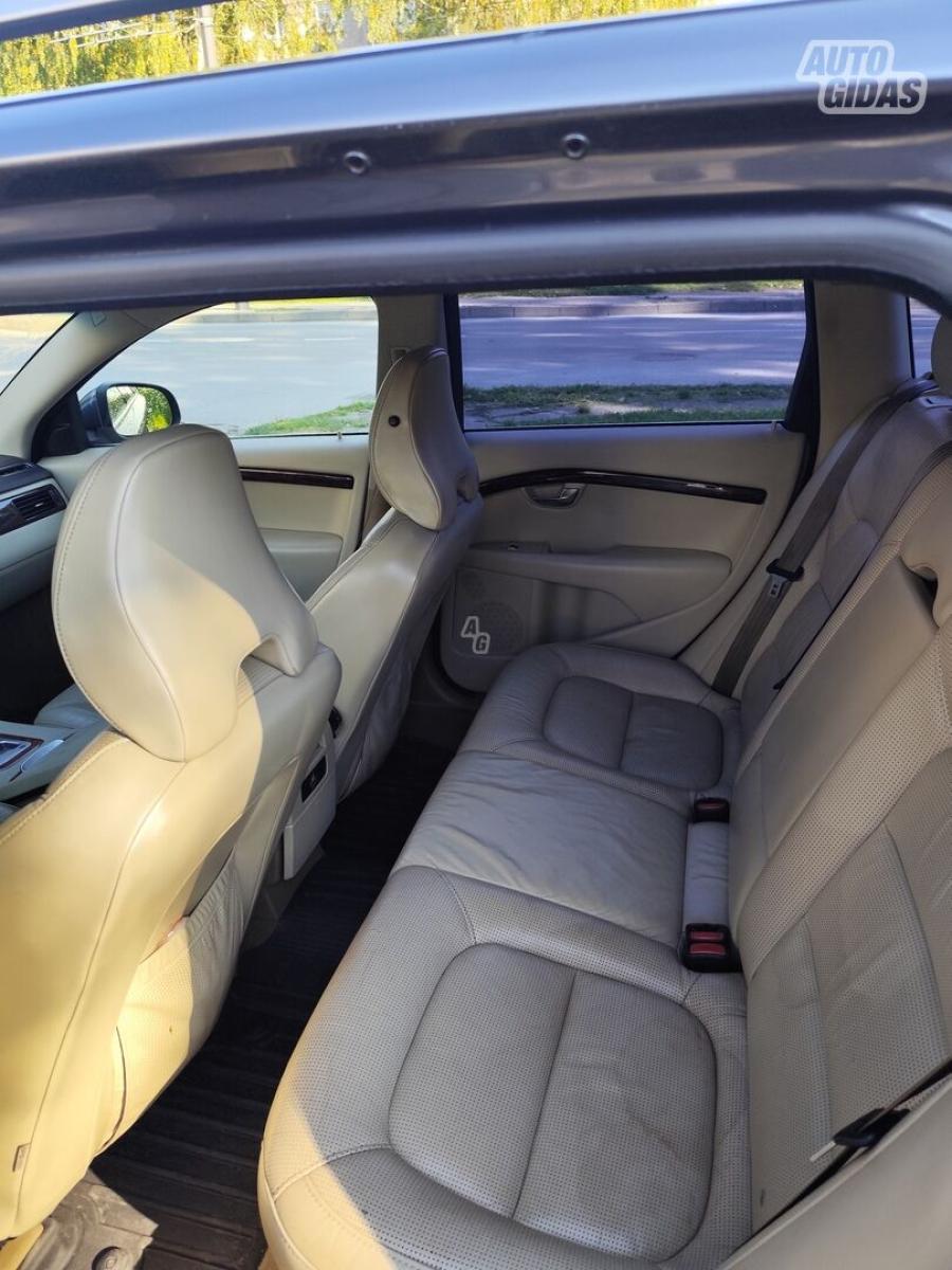 Grey Volvo V70 2007 in Kaunas, with an engine capacity of 2.40 L and mileage of 406 thousand km for 2000 €, photo 12 on AUTOMOTO.COM.LV