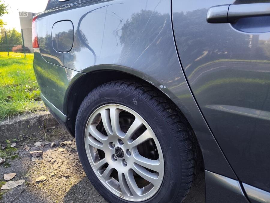 Grey Volvo V70 2007 in Kaunas, with an engine capacity of 2.40 L and mileage of 406 thousand km for 2000 €, photo 17 on AUTOMOTO.COM.LV