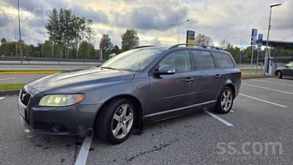 Pelēks Volvo V70 2007 Rīga, ar dzinēja tilpumu 2.40 L un nobraukumu 360 tūkst. km par 3500 €, foto 5 vietnē AUTOMOTO.COM.LV