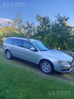 Grey Volvo V70 2007 in Tukums, with an engine capacity of 2.40 L and mileage of 420 thousand km for 2550 €, photo 3 on AUTOMOTO.COM.LV