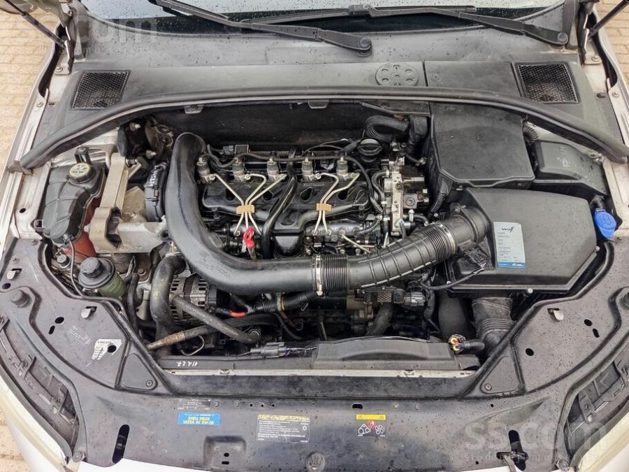 Grey Volvo V70 2007 in Tukums, with an engine capacity of 2.40 L and mileage of 420 thousand km for 2550 €, photo 6 on AUTOMOTO.COM.LV