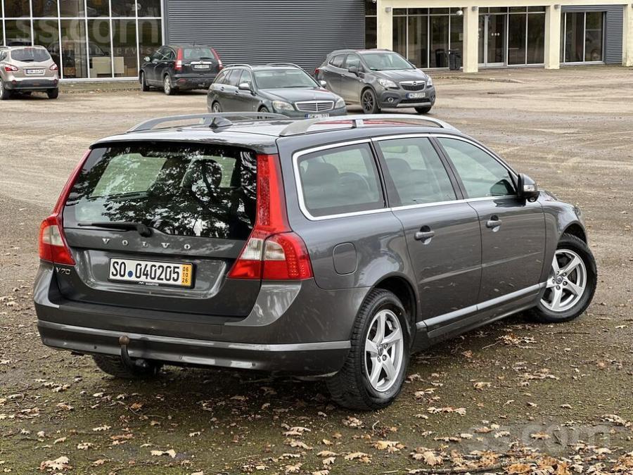Grey Volvo V70 2007 in Jekabpils, with an engine capacity of 2.40 L and mileage of 323 thousand km for 5700 €, photo 3 on AUTOMOTO.COM.LV