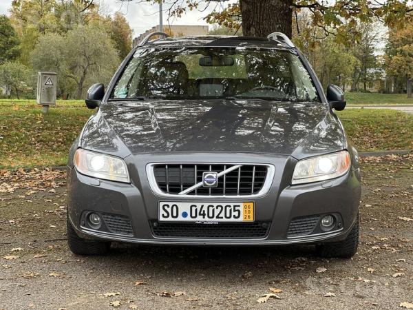 Grey Volvo V70 2007 in Jekabpils, with an engine capacity of 2.40 L and mileage of 323 thousand km for 5700 €, photo 5 on AUTOMOTO.COM.LV