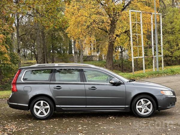 Grey Volvo V70 2007 in Jekabpils, with an engine capacity of 2.40 L and mileage of 323 thousand km for 5700 €, photo 7 on AUTOMOTO.COM.LV