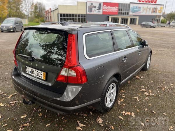 Grey Volvo V70 2007 in Jekabpils, with an engine capacity of 2.40 L and mileage of 323 thousand km for 5700 €, photo 8 on AUTOMOTO.COM.LV