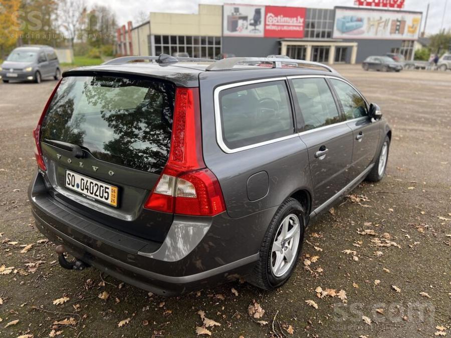 Grey Volvo V70 2007 in Jekabpils, with an engine capacity of 2.40 L and mileage of 323 thousand km for 5700 €, photo 8 on AUTOMOTO.COM.LV