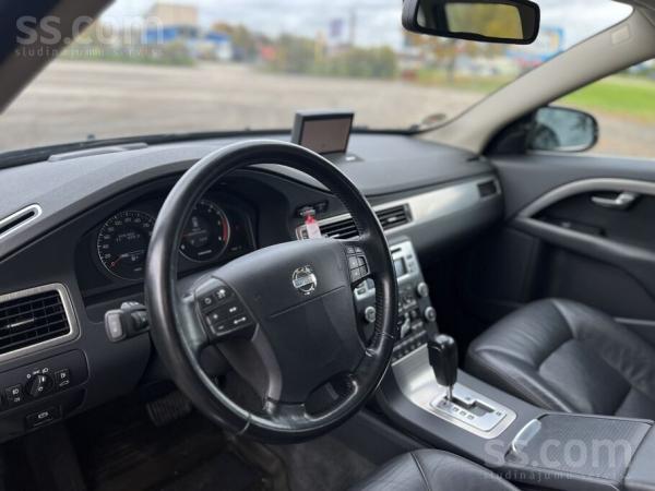 Grey Volvo V70 2007 in Jekabpils, with an engine capacity of 2.40 L and mileage of 323 thousand km for 5700 €, photo 11 on AUTOMOTO.COM.LV