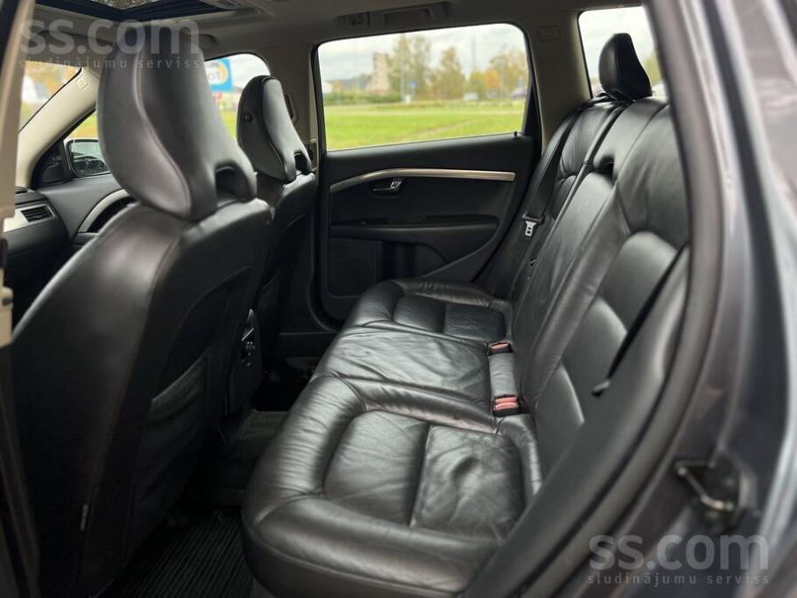 Grey Volvo V70 2007 in Jekabpils, with an engine capacity of 2.40 L and mileage of 323 thousand km for 5700 €, photo 15 on AUTOMOTO.COM.LV