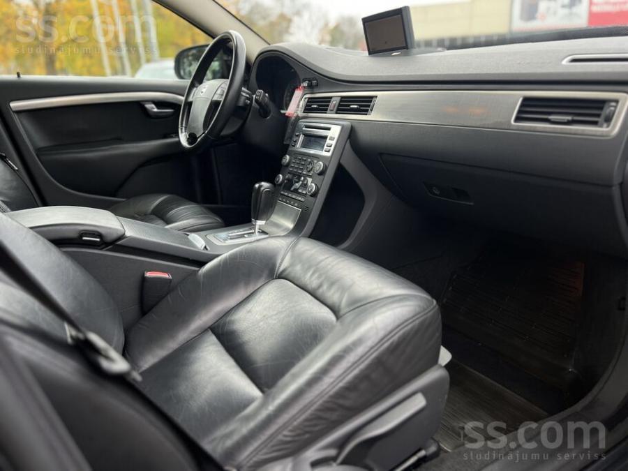 Grey Volvo V70 2007 in Jekabpils, with an engine capacity of 2.40 L and mileage of 323 thousand km for 5700 €, photo 18 on AUTOMOTO.COM.LV
