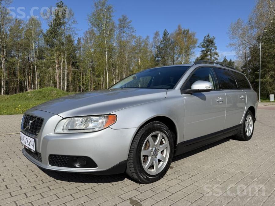 Grey Volvo V70 2008 in Liepaja, with an engine capacity of 2.40 L and mileage of 265 thousand km for 900 €, photo 1 on AUTOMOTO.COM.LV