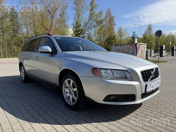 Grey Volvo V70 2008 in Liepaja, with an engine capacity of 2.40 L and mileage of 265 thousand km for 4490 €, photo 3 on AUTOMOTO.COM.LV